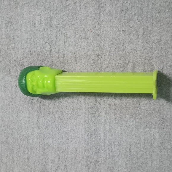 PEZ | Other | Vintage Pez Marvelthe Incredible Hulk Candy Dispenser ...